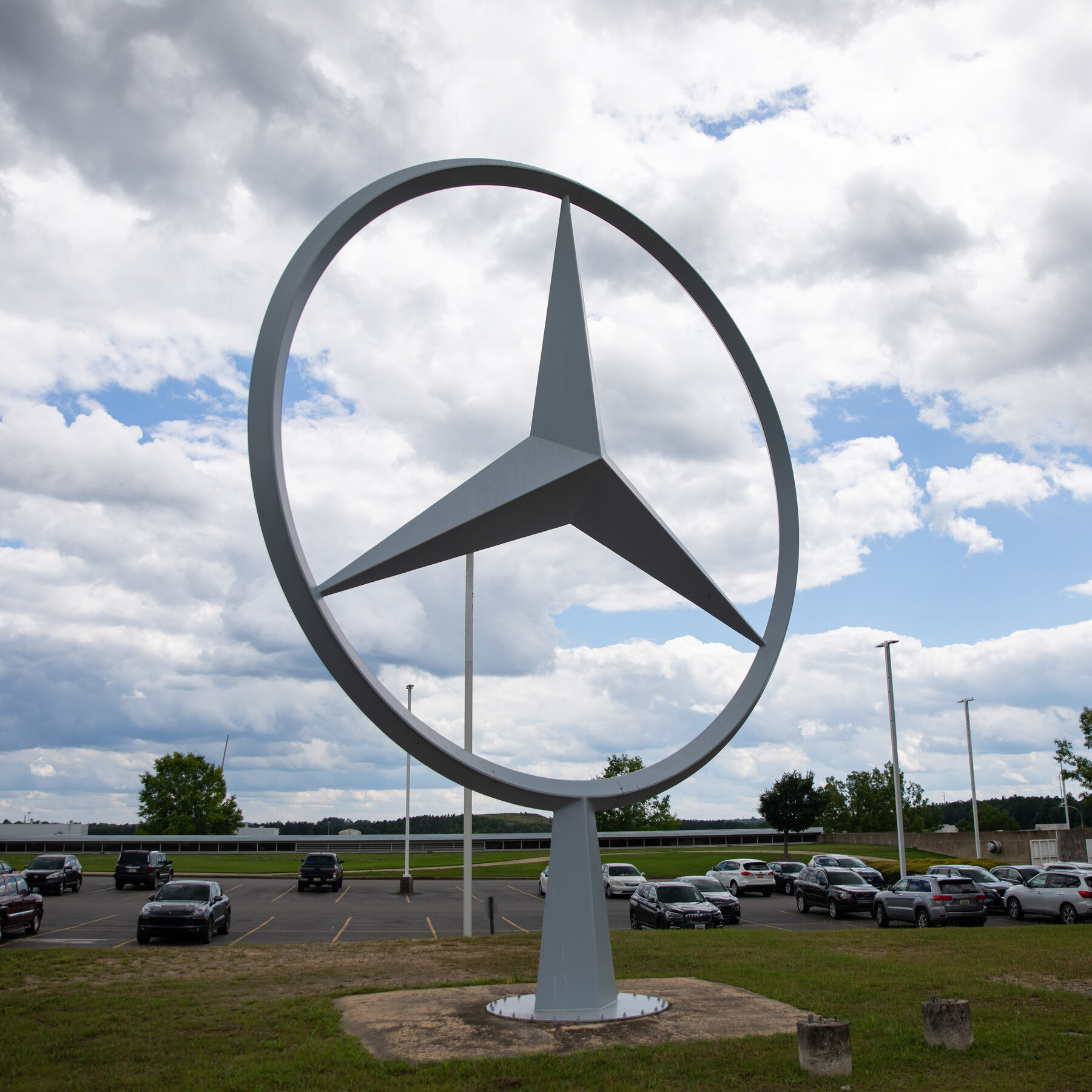 UAW Loses Unionization Vote at Mercedes Factories in Alabama | Business ...